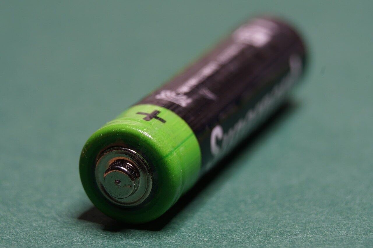 The Ultimate Guide to Flashlight Batteries: Types, Performance, and ...